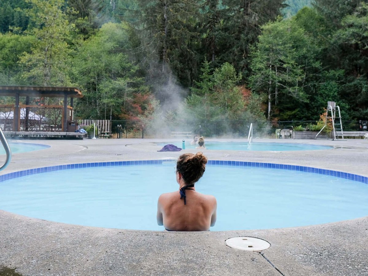 Hot pools store