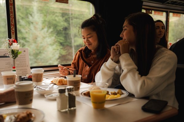 Scenic Train Rides in Washington for a Car-Free Vacation